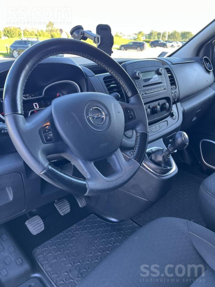 Grey Opel Vivaro 2017 in Riga, with an engine capacity of 1.60 L and mileage of 235 thousand km for 13900 €, photo 9 on AUTOMOTO.COM.LV
