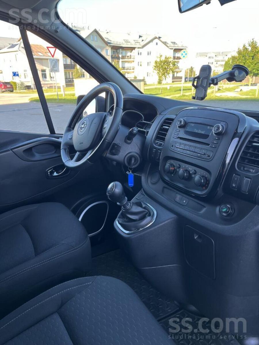 Grey Opel Vivaro 2017 in Riga, with an engine capacity of 1.60 L and mileage of 235 thousand km for 13900 €, photo 10 on AUTOMOTO.COM.LV