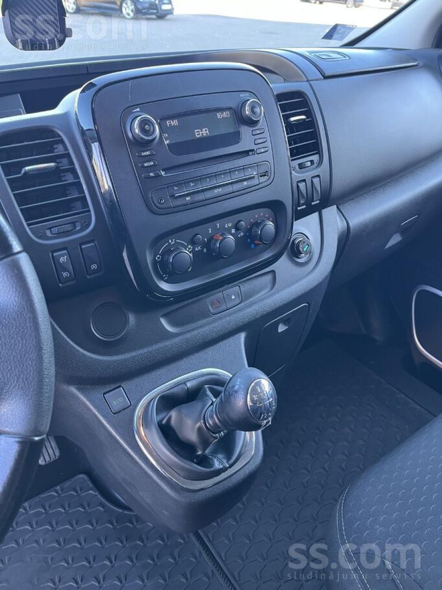 Grey Opel Vivaro 2017 in Riga, with an engine capacity of 1.60 L and mileage of 235 thousand km for 13900 €, photo 11 on AUTOMOTO.COM.LV