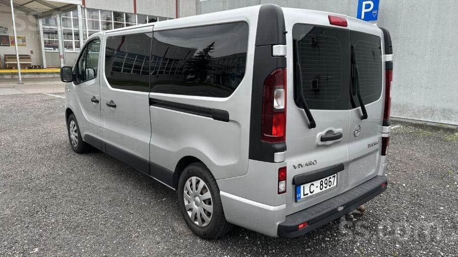 Pelēks Opel Vivaro 2018 Rīga, ar dzinēja tilpumu 1.60 L un nobraukumu 174 tūkst. km par 15200 €, foto 5 vietnē AUTOMOTO.COM.LV