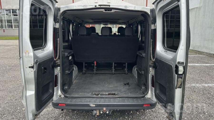 Pelēks Opel Vivaro 2018 Rīga, ar dzinēja tilpumu 1.60 L un nobraukumu 174 tūkst. km par 15200 €, foto 9 vietnē AUTOMOTO.COM.LV