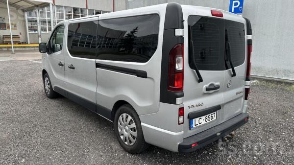 Grey Opel Vivaro 2018 in Riga, with an engine capacity of 1.60 L and mileage of 174 thousand km for 14700 €, photo 4 on AUTOMOTO.COM.LV