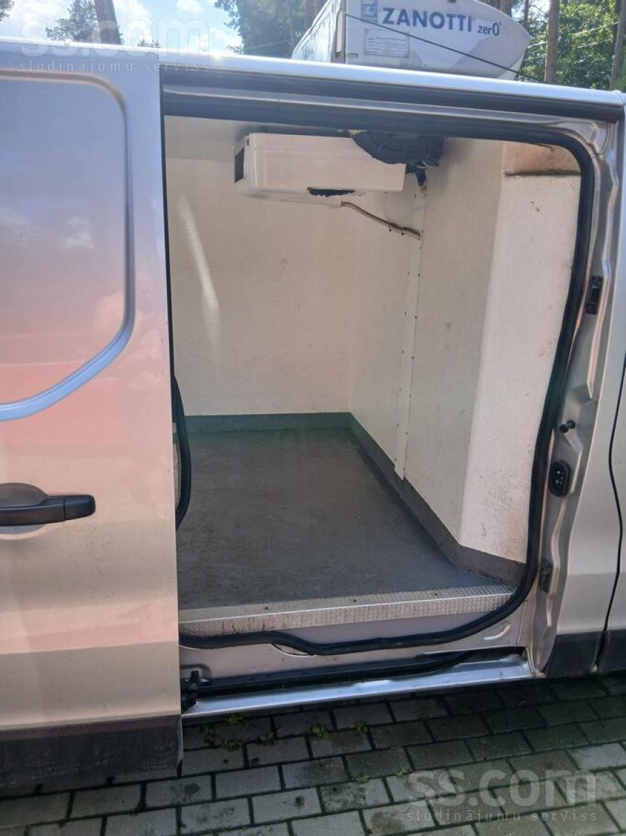 Grey Opel Vivaro 2018 in Riga, with an engine capacity of 1.60 L and mileage of 144 thousand km for 11000 €, photo 6 on AUTOMOTO.COM.LV