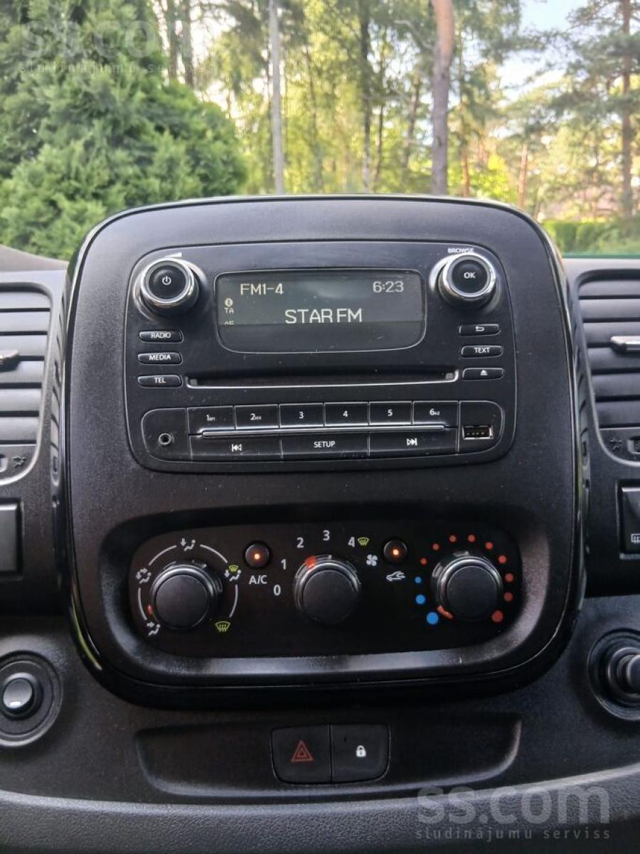 Grey Opel Vivaro 2018 in Riga, with an engine capacity of 1.60 L and mileage of 144 thousand km for 11000 €, photo 10 on AUTOMOTO.COM.LV