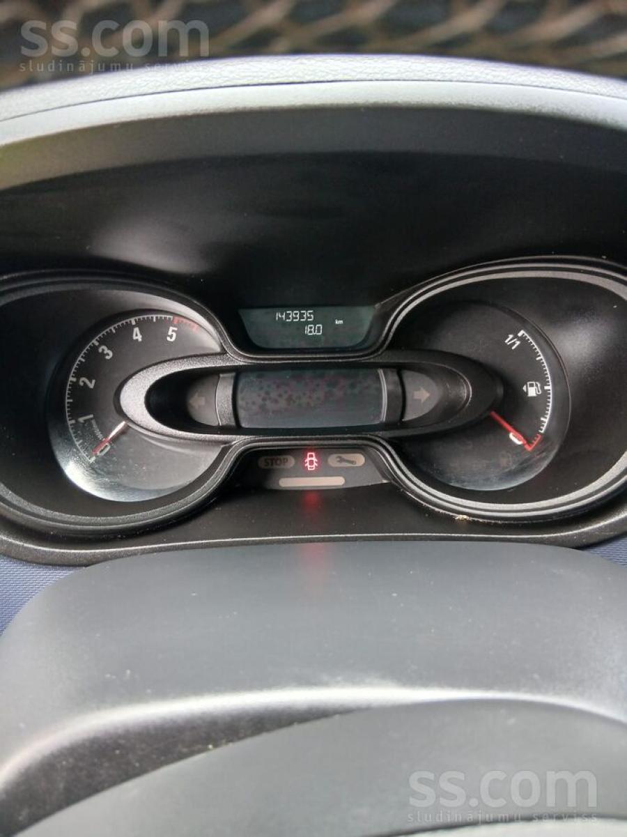 Grey Opel Vivaro 2018 in Riga, with an engine capacity of 1.60 L and mileage of 144 thousand km for 11000 €, photo 12 on AUTOMOTO.COM.LV