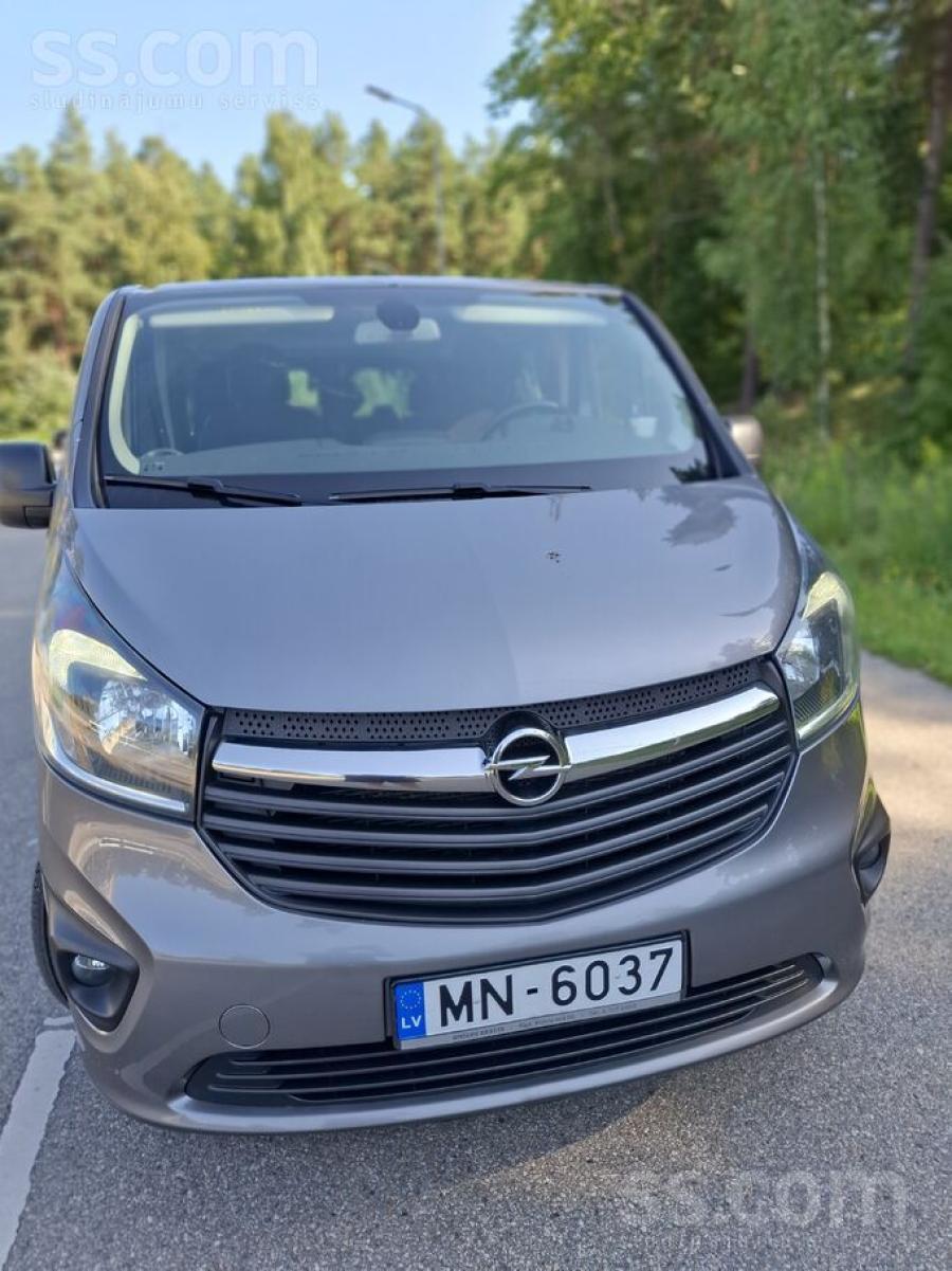 Pelēks Opel Vivaro 2018 Rīga, ar dzinēja tilpumu 1.60 L un nobraukumu 136 tūkst. km par 14900 €, foto 1 vietnē AUTOMOTO.COM.LV