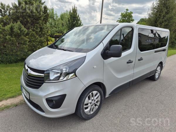 Grey Opel Vivaro 2019 in Saldus, with an engine capacity of 1.60 L and mileage of 265 thousand km for 12500 €, photo 1 on AUTOMOTO.COM.LV