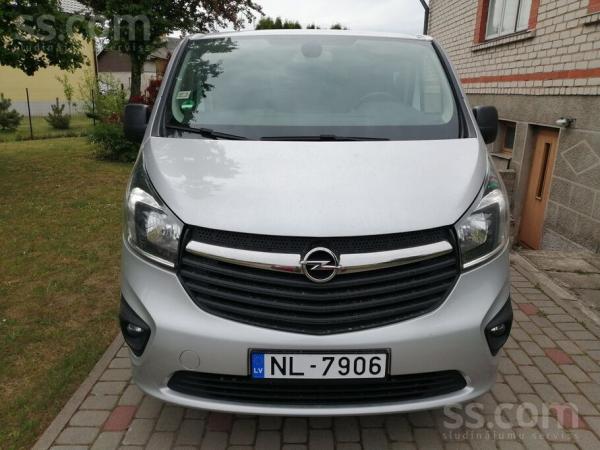 Grey Opel Vivaro 2019 in Saldus, with an engine capacity of 1.60 L and mileage of 265 thousand km for 12500 €, photo 6 on AUTOMOTO.COM.LV