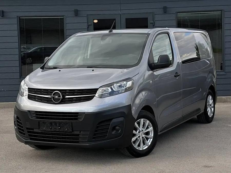 Grey Opel Vivaro 2022 in Jelgava, with an engine capacity of 2.00 L and mileage of 130 thousand km for 21500 €, photo 4 on AUTOMOTO.COM.LV