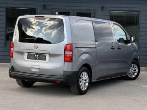 Grey Opel Vivaro 2022 in Jelgava, with an engine capacity of 2.00 L and mileage of 130 thousand km for 21500 €, photo 5 on AUTOMOTO.COM.LV