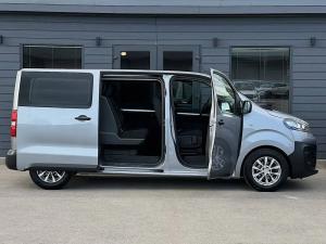 Grey Opel Vivaro 2022 in Jelgava, with an engine capacity of 2.00 L and mileage of 130 thousand km for 21500 €, photo 7 on AUTOMOTO.COM.LV