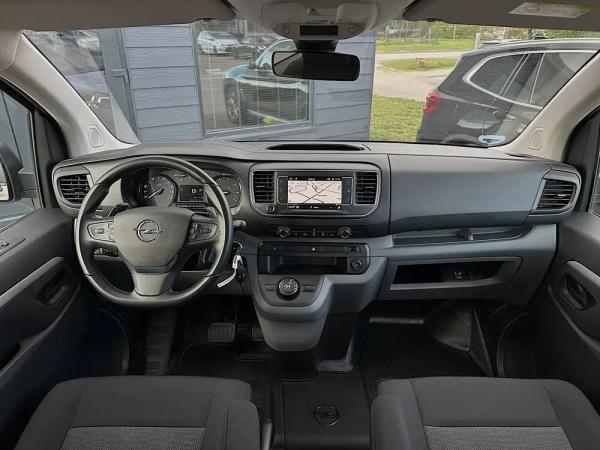 Grey Opel Vivaro 2022 in Jelgava, with an engine capacity of 2.00 L and mileage of 130 thousand km for 21500 €, photo 7 on AUTOMOTO.COM.LV