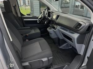 Grey Opel Vivaro 2022 in Jelgava, with an engine capacity of 2.00 L and mileage of 130 thousand km for 21500 €, photo 9 on AUTOMOTO.COM.LV