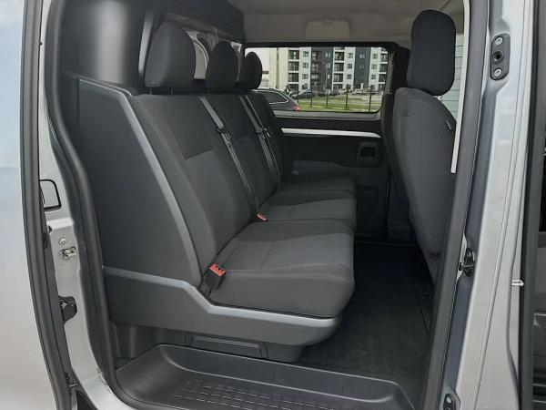 Grey Opel Vivaro 2022 in Jelgava, with an engine capacity of 2.00 L and mileage of 130 thousand km for 21500 €, photo 9 on AUTOMOTO.COM.LV