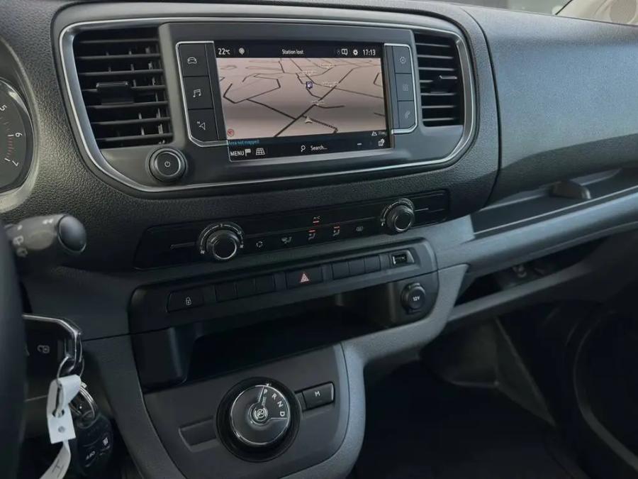 Grey Opel Vivaro 2022 in Jelgava, with an engine capacity of 2.00 L and mileage of 130 thousand km for 21500 €, photo 18 on AUTOMOTO.COM.LV