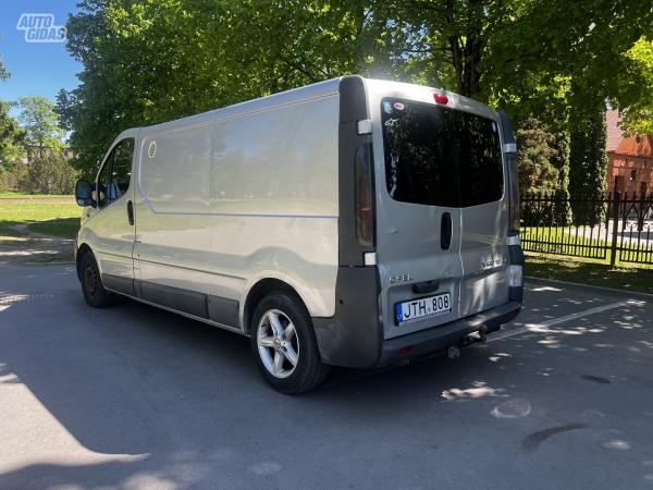 Grey Opel Vivaro 2002 in Silute, with an engine capacity of 1.90 L and mileage of 442 thousand km for 1850 €, photo 4 on AUTOMOTO.COM.LV