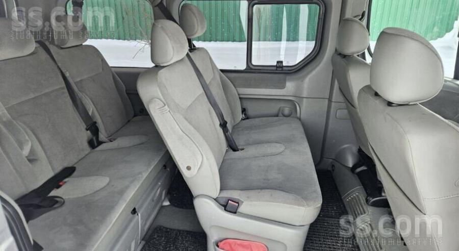 Pelēks Opel Vivaro 2004 Cēsis, ar dzinēja tilpumu 2.50 L un nobraukumu 420 tūkst. km par 5500 €, foto 4 vietnē AUTOMOTO.COM.LV