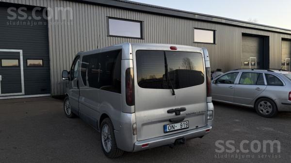 Серый Опель Виваро 2004 в Цесис, объемом двигателя 2.50 л и пробегом 420 тыс. км за 5500 €, фото 6 на AUTOMOTO.COM.LV
