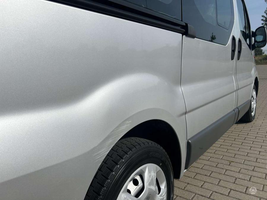Pelēks Opel Vivaro 2005 Marijampole, ar dzinēja tilpumu 1.87 L un nobraukumu 276 tūkst. km par 4650 €, foto 13 vietnē AUTOMOTO.COM.LV