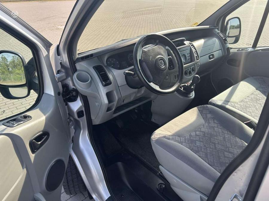 Pelēks Opel Vivaro 2005 Marijampole, ar dzinēja tilpumu 1.87 L un nobraukumu 276 tūkst. km par 4650 €, foto 21 vietnē AUTOMOTO.COM.LV