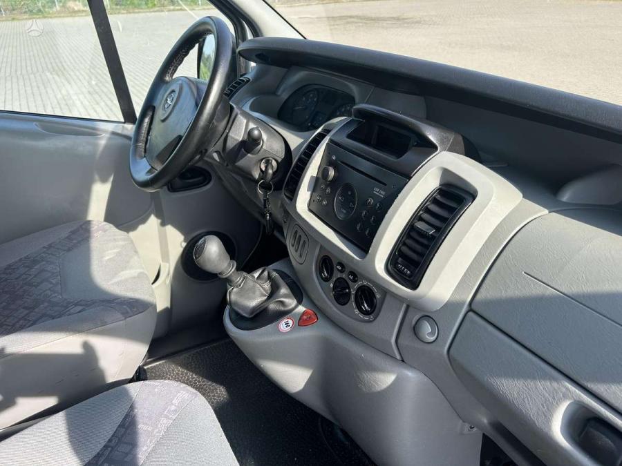 Pelēks Opel Vivaro 2005 Marijampole, ar dzinēja tilpumu 1.87 L un nobraukumu 276 tūkst. km par 4650 €, foto 25 vietnē AUTOMOTO.COM.LV