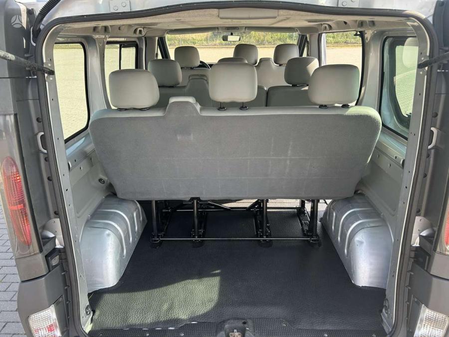 Pelēks Opel Vivaro 2005 Marijampole, ar dzinēja tilpumu 1.87 L un nobraukumu 276 tūkst. km par 4650 €, foto 27 vietnē AUTOMOTO.COM.LV