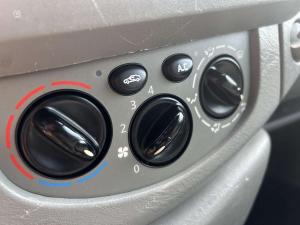 Pelēks Opel Vivaro 2005 Marijampole, ar dzinēja tilpumu 1.87 L un nobraukumu 276 tūkst. km par 4650 €, foto 33 vietnē AUTOMOTO.COM.LV