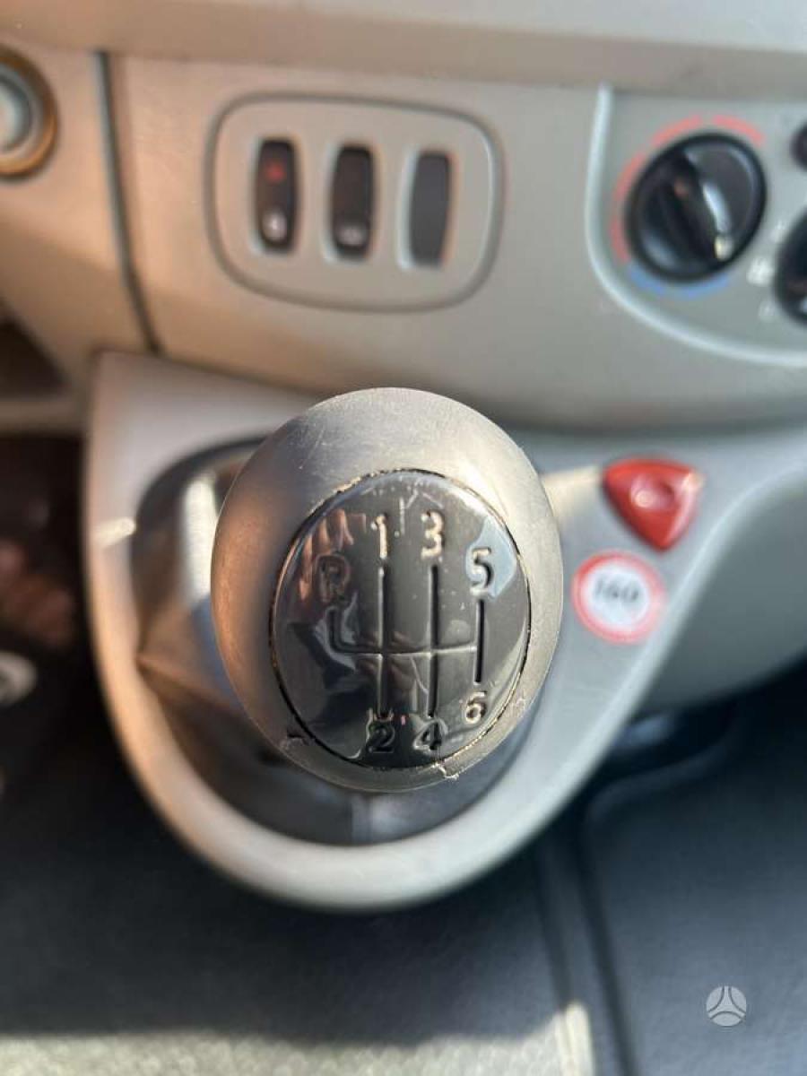 Pelēks Opel Vivaro 2005 Marijampole, ar dzinēja tilpumu 1.87 L un nobraukumu 276 tūkst. km par 4650 €, foto 34 vietnē AUTOMOTO.COM.LV