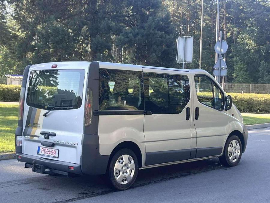 Grey Opel Vivaro 2005 in Vilnius, with an engine capacity of 1.87 L and mileage of 277 thousand km for 5700 €, photo 7 on AUTOMOTO.COM.LV