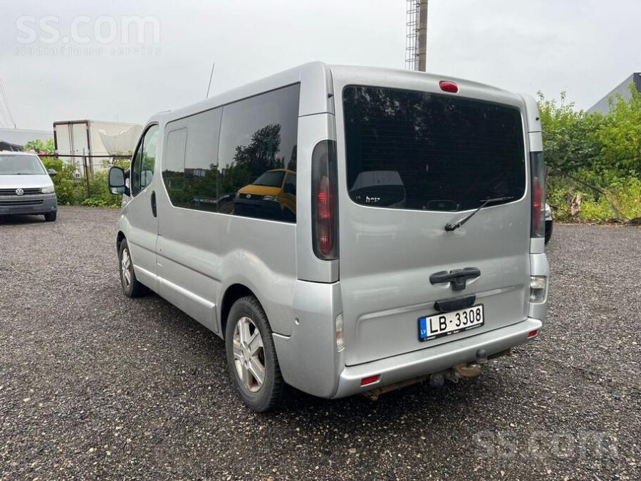 Grey Opel Vivaro 2006 in Riga, with an engine capacity of 2.50 L and mileage of 370 thousand km for 5490 €, photo 5 on AUTOMOTO.COM.LV