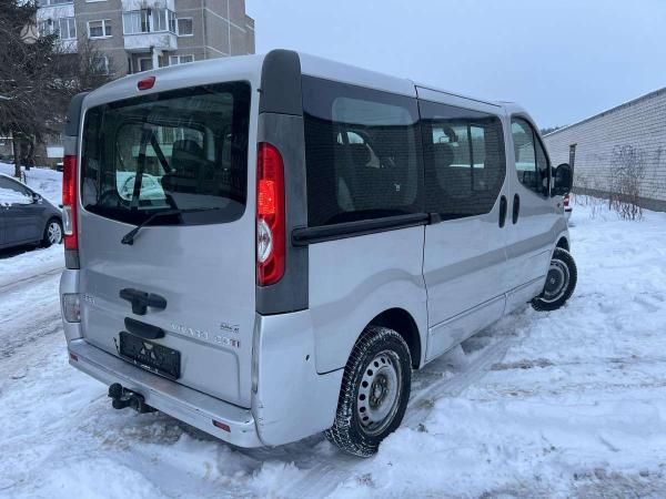 Pelēks Opel Vivaro 2006 Viļņa, ar dzinēja tilpumu 2.00 L un nobraukumu 271 tūkst. km par 5350 €, foto 5 vietnē AUTOMOTO.COM.LV