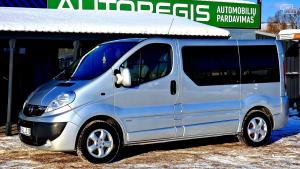 Grey Opel Vivaro 2007 in Kretinga, with an engine capacity of 2.00 L and mileage of 185 thousand km for 7499 €, photo 7 on AUTOMOTO.COM.LV