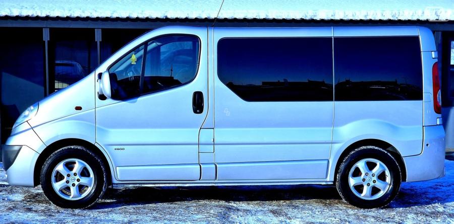 Grey Opel Vivaro 2007 in Kretinga, with an engine capacity of 2.00 L and mileage of 185 thousand km for 7499 €, photo 8 on AUTOMOTO.COM.LV