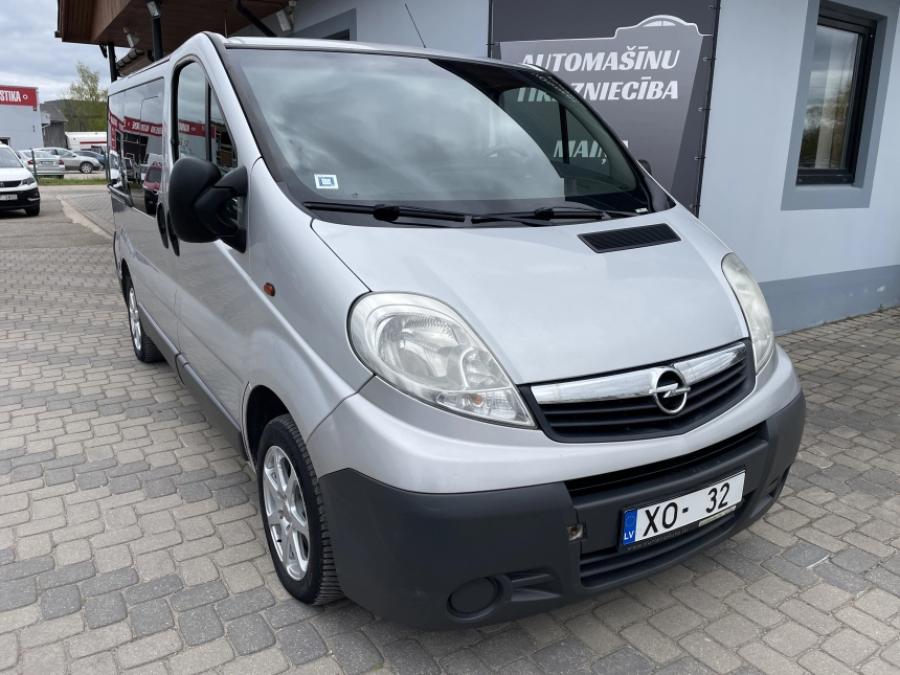 Grey Opel Vivaro 2007 in Riga, with an engine capacity of 2.00 L and mileage of 337 thousand km for 4800 €, photo 1 on AUTOMOTO.COM.LV