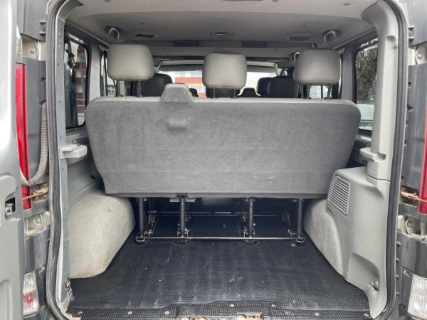Pelēks Opel Vivaro 2007 Rīga, ar dzinēja tilpumu 2.00 L un nobraukumu 337 tūkst. km par 4800 €, foto 5 vietnē AUTOMOTO.COM.LV