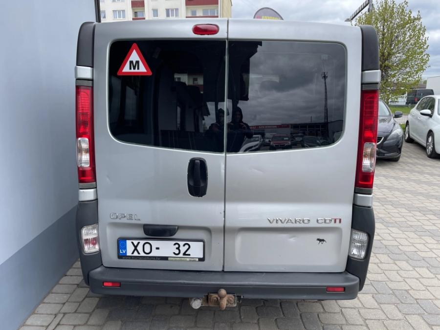 Grey Opel Vivaro 2007 in Riga, with an engine capacity of 2.00 L and mileage of 337 thousand km for 4800 €, photo 7 on AUTOMOTO.COM.LV