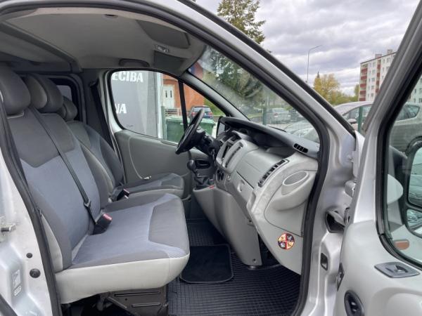 Pelēks Opel Vivaro 2007 Rīga, ar dzinēja tilpumu 2.00 L un nobraukumu 337 tūkst. km par 4800 €, foto 9 vietnē AUTOMOTO.COM.LV