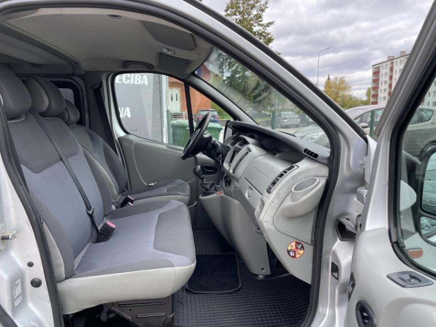 Grey Opel Vivaro 2007 in Riga, with an engine capacity of 2.00 L and mileage of 337 thousand km for 4800 €, photo 10 on AUTOMOTO.COM.LV