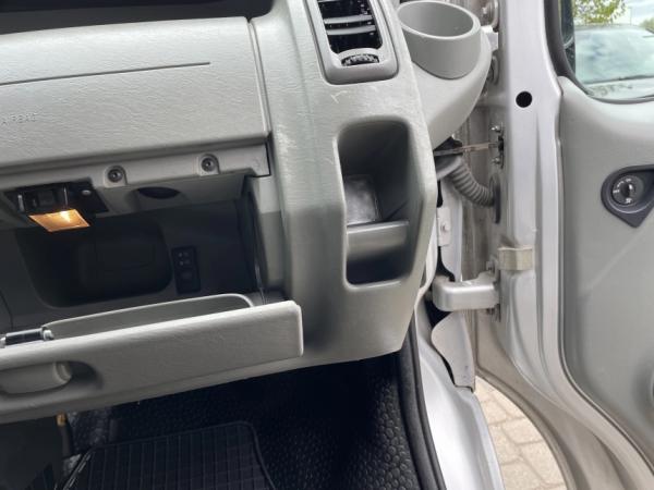 Pelēks Opel Vivaro 2007 Rīga, ar dzinēja tilpumu 2.00 L un nobraukumu 337 tūkst. km par 4800 €, foto 10 vietnē AUTOMOTO.COM.LV