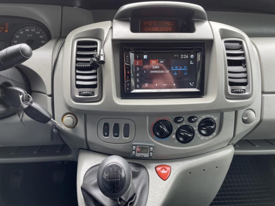 Grey Opel Vivaro 2007 in Riga, with an engine capacity of 2.00 L and mileage of 337 thousand km for 4800 €, photo 15 on AUTOMOTO.COM.LV