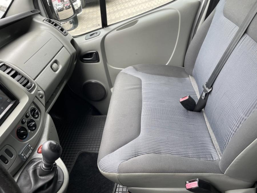 Grey Opel Vivaro 2007 in Riga, with an engine capacity of 2.00 L and mileage of 337 thousand km for 4800 €, photo 16 on AUTOMOTO.COM.LV