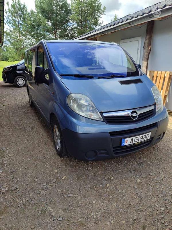 Pelēks Opel Vivaro 2007 Nemenčinė, ar dzinēja tilpumu 2.00 L un nobraukumu 450 tūkst. km par 3600 €, foto 1 vietnē AUTOMOTO.COM.LV