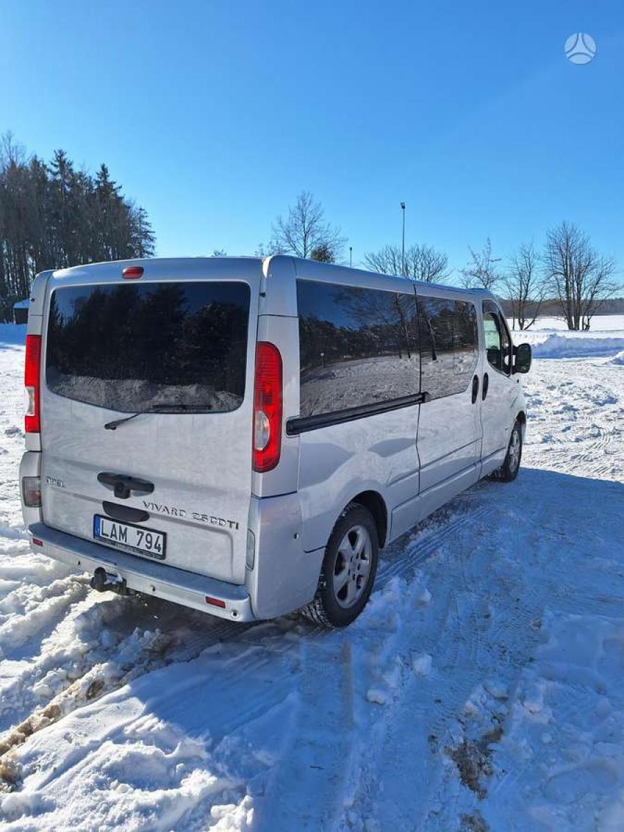 Grey Opel Vivaro 2009 in Radviliskis, with an engine capacity of 2.46 L and mileage of 388 thousand km for 6350 €, photo 3 on AUTOMOTO.COM.LV