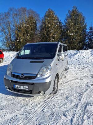 Grey Opel Vivaro 2009 in Radviliskis, with an engine capacity of 2.46 L and mileage of 388 thousand km for 6350 €, photo 6 on AUTOMOTO.COM.LV