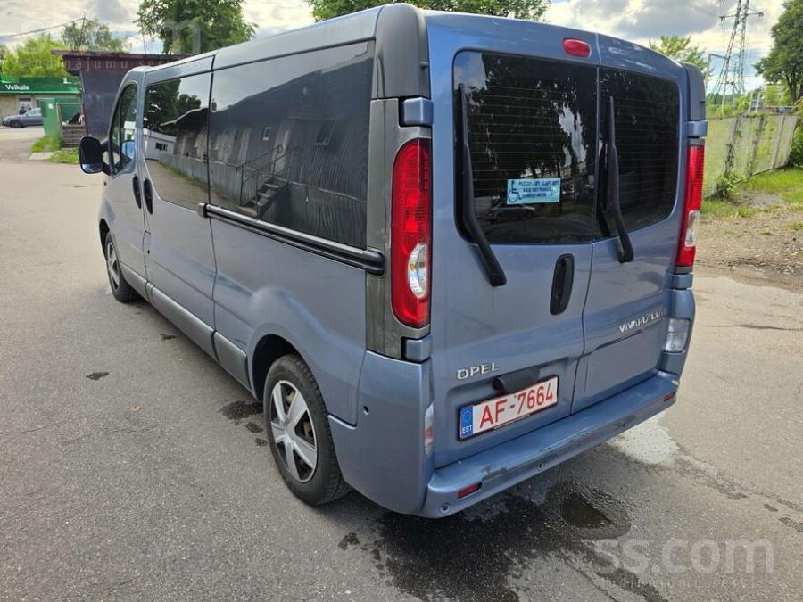 Grey Opel Vivaro 2009 in Riga, with an engine capacity of 2.50 L and mileage of 235 thousand km for 6970 €, photo 5 on AUTOMOTO.COM.LV