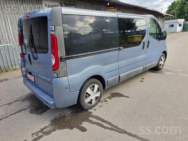 Pelēks Opel Vivaro 2009 Rīga, ar dzinēja tilpumu 2.50 L un nobraukumu 235 tūkst. km par 6970 €, foto 6 vietnē AUTOMOTO.COM.LV