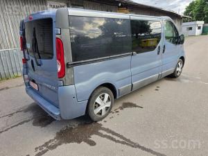 Grey Opel Vivaro 2009 in Riga, with an engine capacity of 2.50 L and mileage of 235 thousand km for 6970 €, photo 7 on AUTOMOTO.COM.LV
