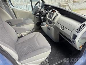 Grey Opel Vivaro 2009 in Riga, with an engine capacity of 2.50 L and mileage of 235 thousand km for 6970 €, photo 10 on AUTOMOTO.COM.LV