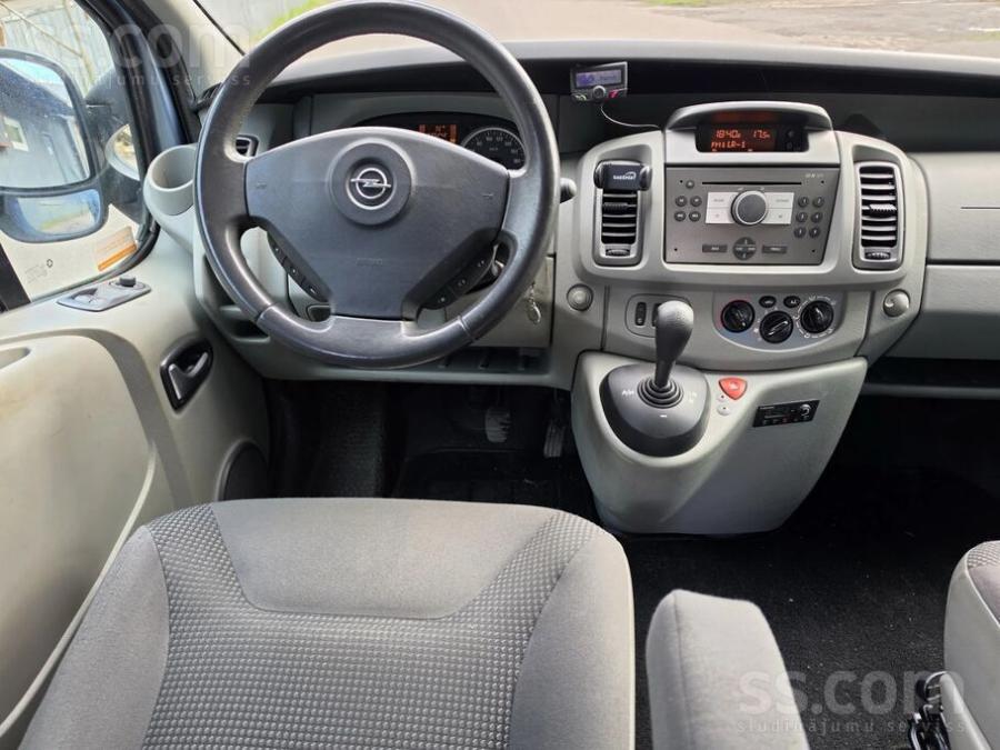 Grey Opel Vivaro 2009 in Riga, with an engine capacity of 2.50 L and mileage of 235 thousand km for 6970 €, photo 12 on AUTOMOTO.COM.LV