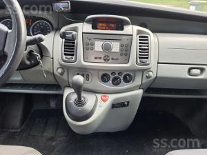 Grey Opel Vivaro 2009 in Riga, with an engine capacity of 2.50 L and mileage of 235 thousand km for 6970 €, photo 13 on AUTOMOTO.COM.LV
